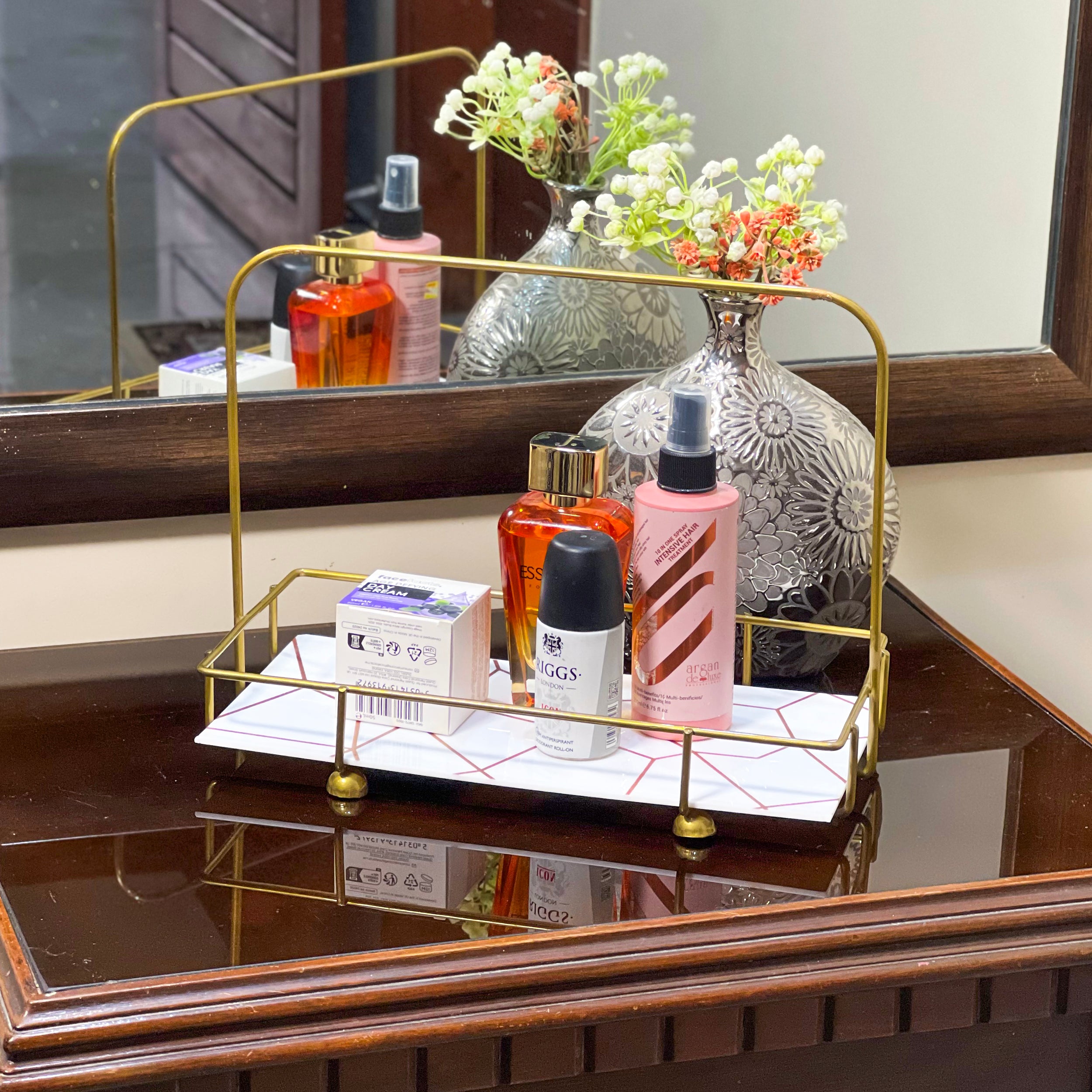 Golden Arc Vanity Stand by Matrix – All-In-One Store
